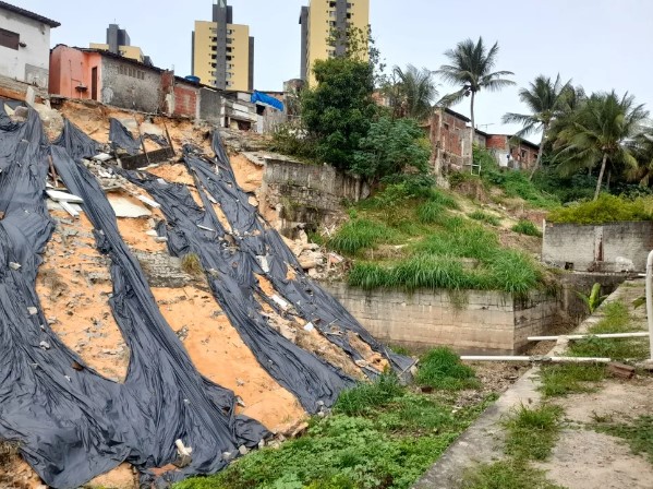 Sobe Para 10 O Número De Casas Interditadas Após Desabamento De Encosta