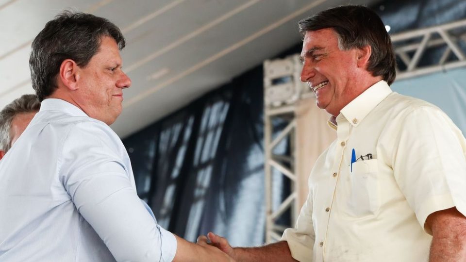 Bolsonaro recebe Tarcísio de Freitas, governador de SP, nesta segunda ...